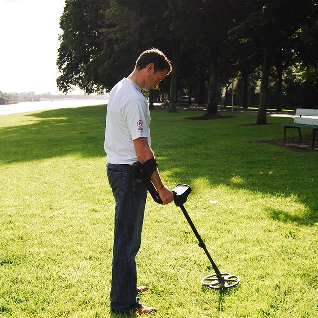 Serious Detecting: Uncover Hidden Treasures with Metal Detecting Gear